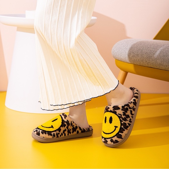 Melody | Shoes | Melody Smiley Face Slippers | Poshmark